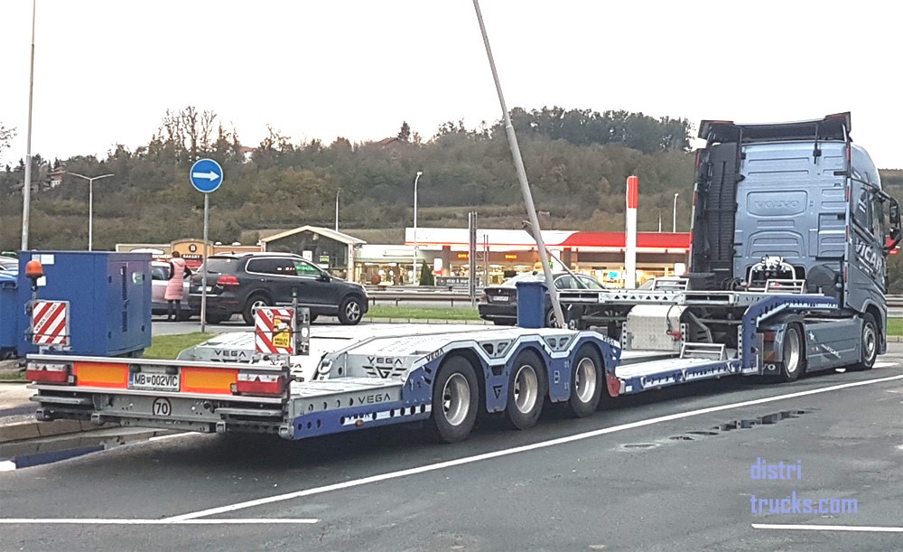 Vega Trailer — 3-Achs-LKW-Transporter